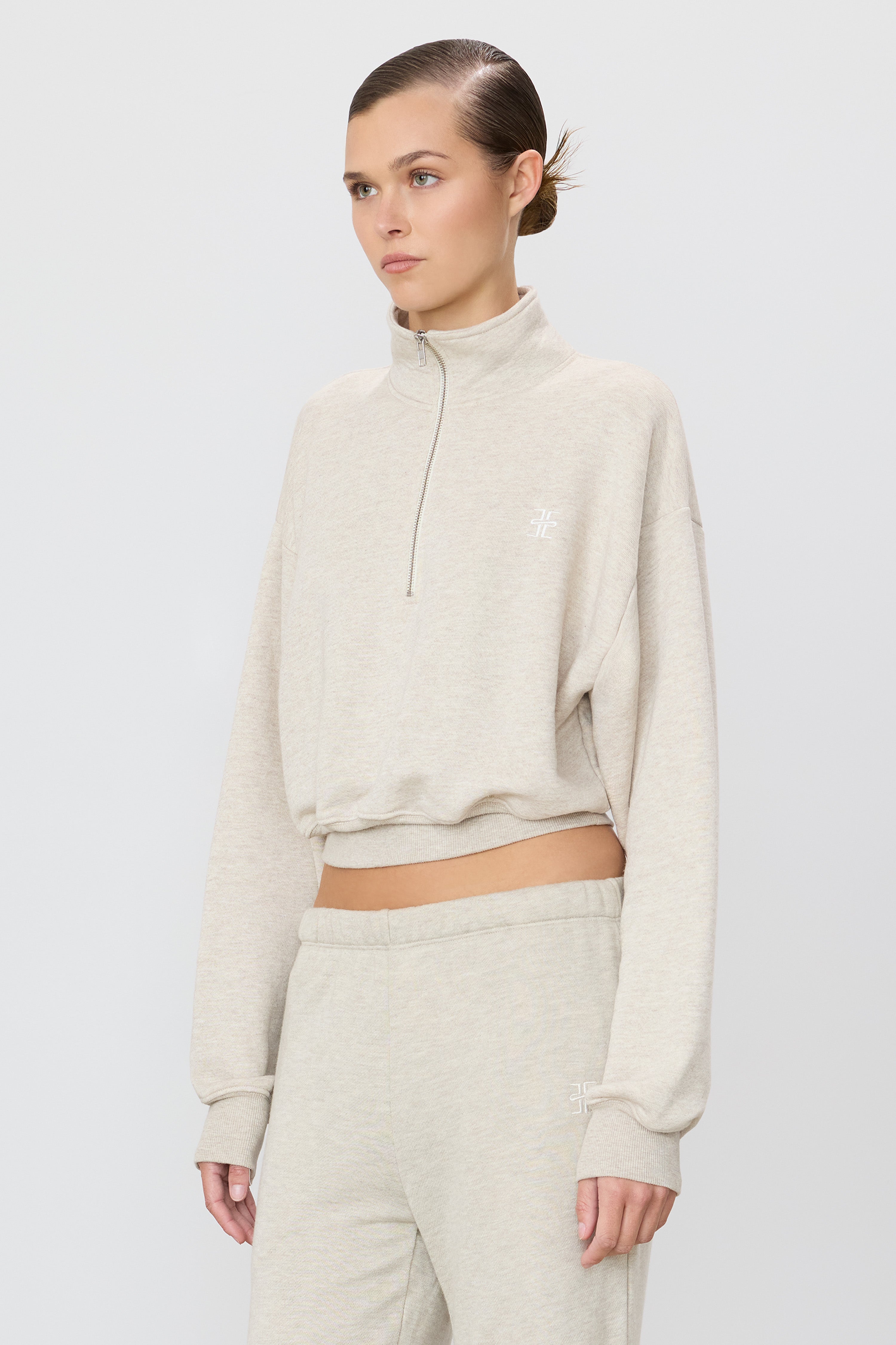 CROPPED HALF-ZIP SWEATSHIRT – ÉTERNE