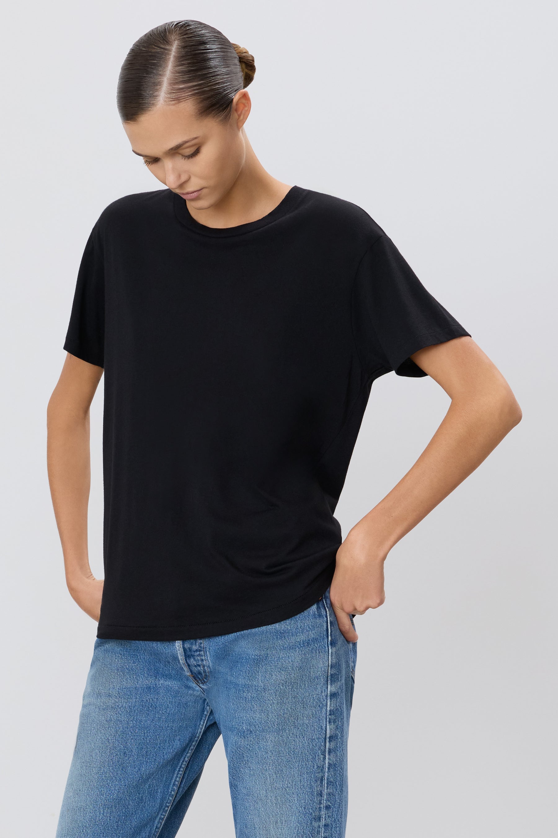 The Short Sleeve Boyfriend Tee by ÉTERNE